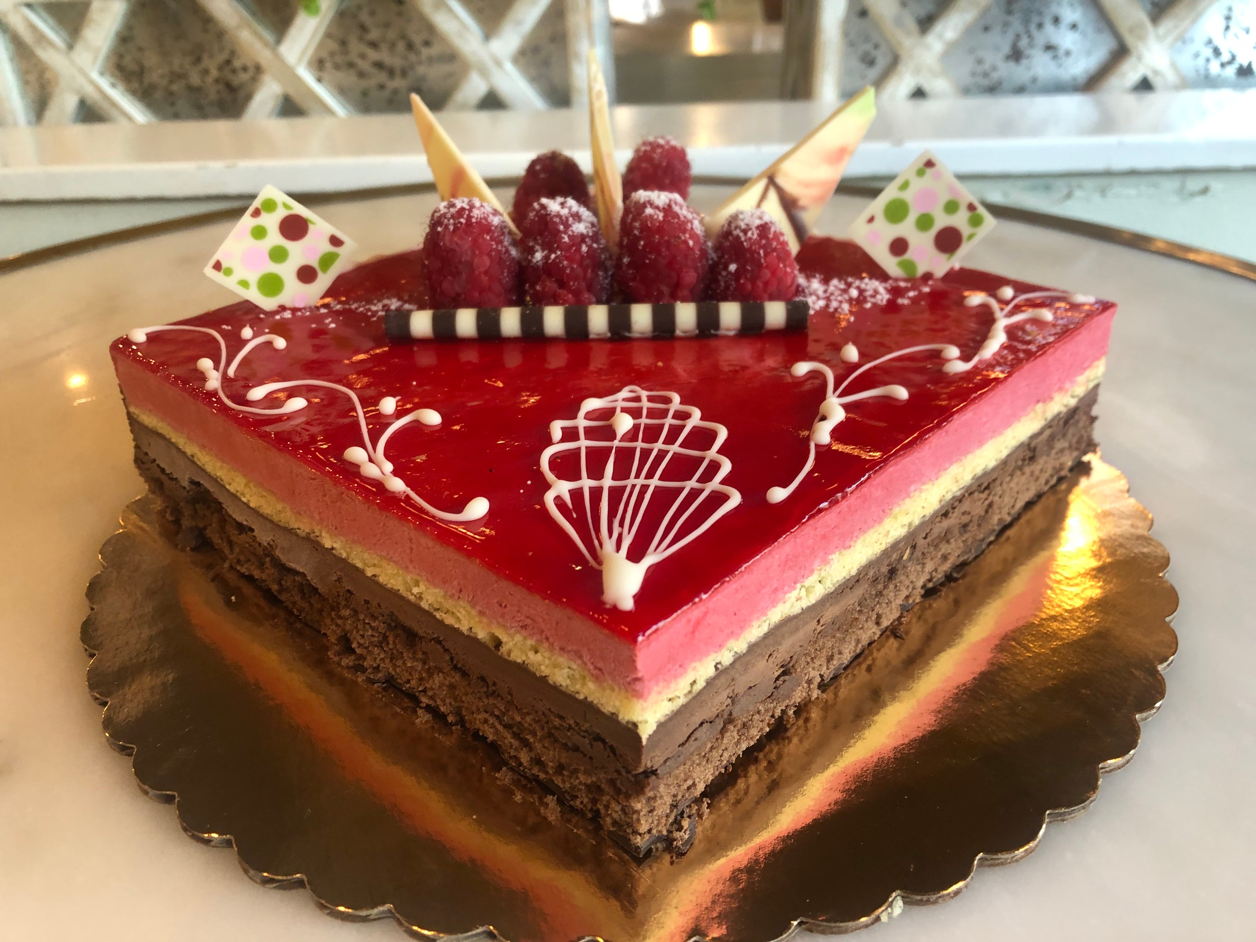 Cakes (7 inch, various flavors) – Belle Pastry